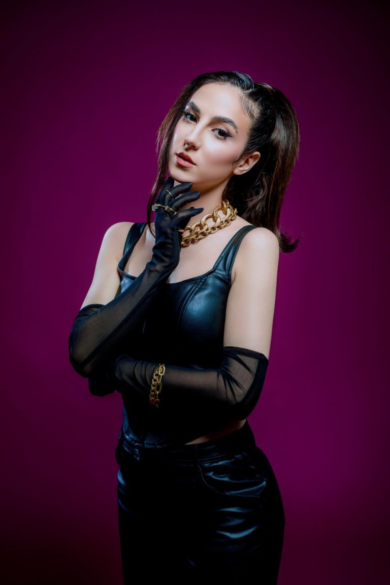 Elif-Sima Bayrak: Inspiration zu Musik, Familie, Fashion & Lifestyle